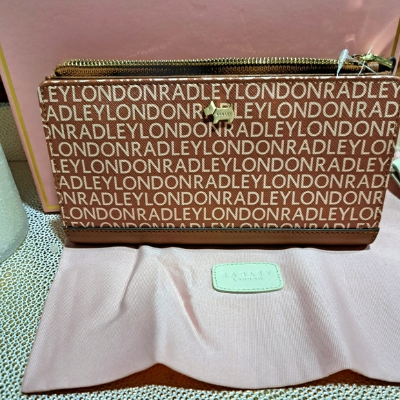 RADLEY LONDON | Bags | 8 Radley Signature Logo Large Bifold Matinee ...